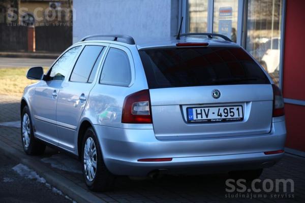 Grey Skoda Octavia 2012 in Riga, with an engine capacity of 1.20 L and mileage of 307 thousand km for 2495 €, photo 5 on AUTOMOTO.COM.LV