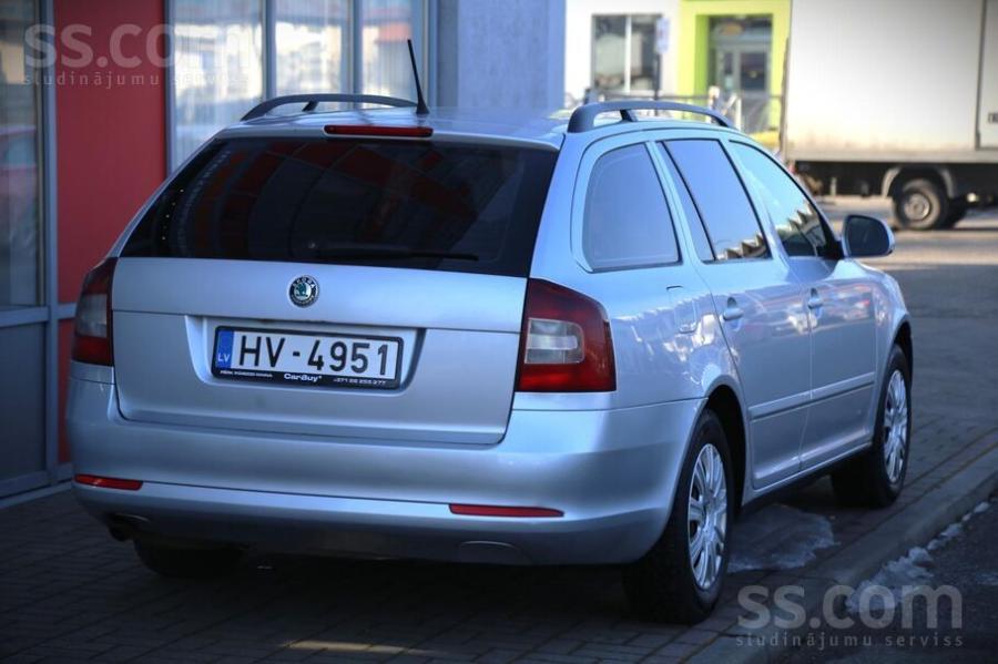 Grey Skoda Octavia 2012 in Riga, with an engine capacity of 1.20 L and mileage of 307 thousand km for 2495 €, photo 7 on AUTOMOTO.COM.LV