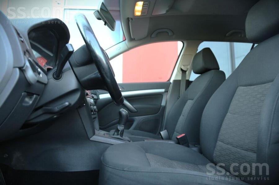 Grey Skoda Octavia 2012 in Riga, with an engine capacity of 1.20 L and mileage of 307 thousand km for 2495 €, photo 8 on AUTOMOTO.COM.LV