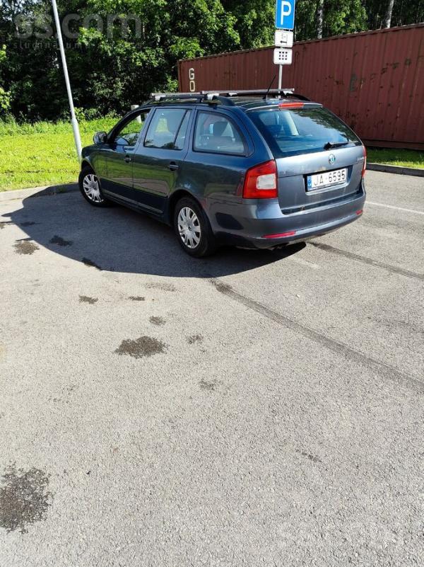 Grey Skoda Octavia 2012 in Riga, with an engine capacity of 1.40 L and mileage of 200 thousand km for 2400 €, photo 1 on AUTOMOTO.COM.LV