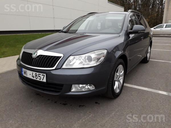 Pelēks Skoda Octavia 2012 Bauska, ar dzinēja tilpumu 1.60 L un nobraukumu 348 tūkst. km par 3250 €, foto 1 vietnē AUTOMOTO.COM.LV