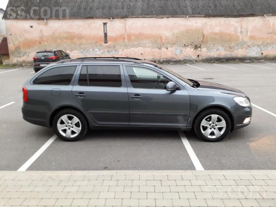 Grey Skoda Octavia 2012 in Bauska, with an engine capacity of 1.60 L and mileage of 348 thousand km for 3250 €, photo 5 on AUTOMOTO.COM.LV