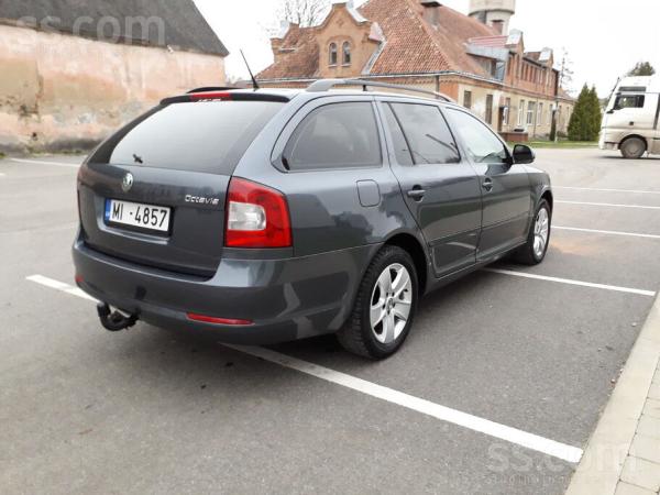 Pelēks Skoda Octavia 2012 Bauska, ar dzinēja tilpumu 1.60 L un nobraukumu 348 tūkst. km par 3250 €, foto 5 vietnē AUTOMOTO.COM.LV