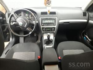 Grey Skoda Octavia 2012 in Bauska, with an engine capacity of 1.60 L and mileage of 348 thousand km for 3250 €, photo 10 on AUTOMOTO.COM.LV