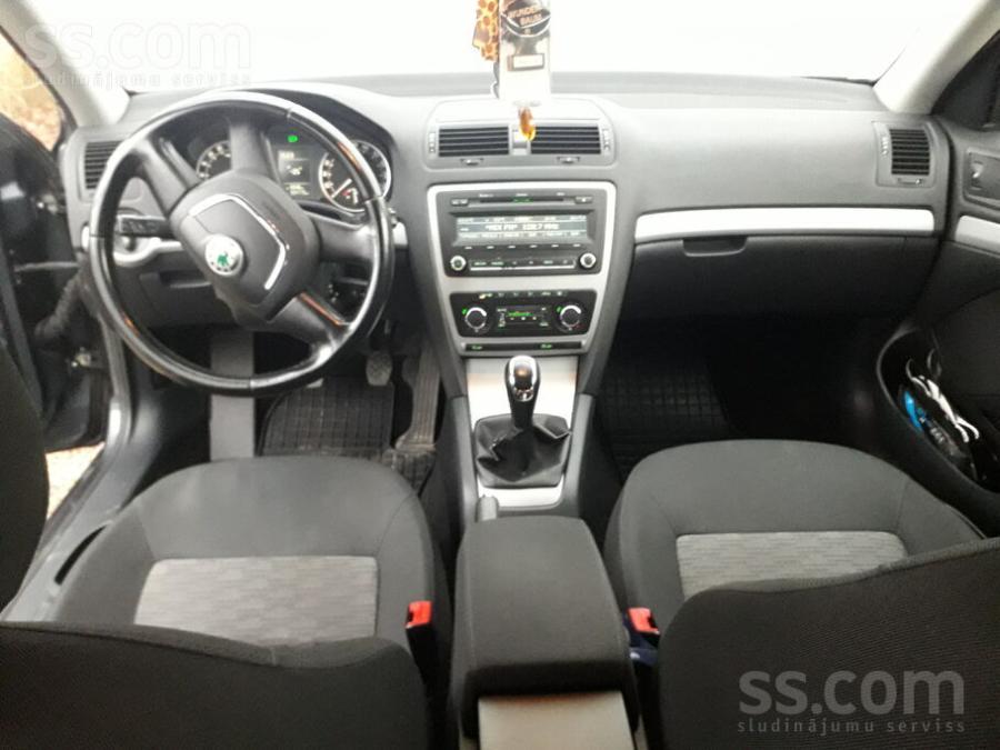 Grey Skoda Octavia 2012 in Bauska, with an engine capacity of 1.60 L and mileage of 348 thousand km for 3250 €, photo 10 on AUTOMOTO.COM.LV