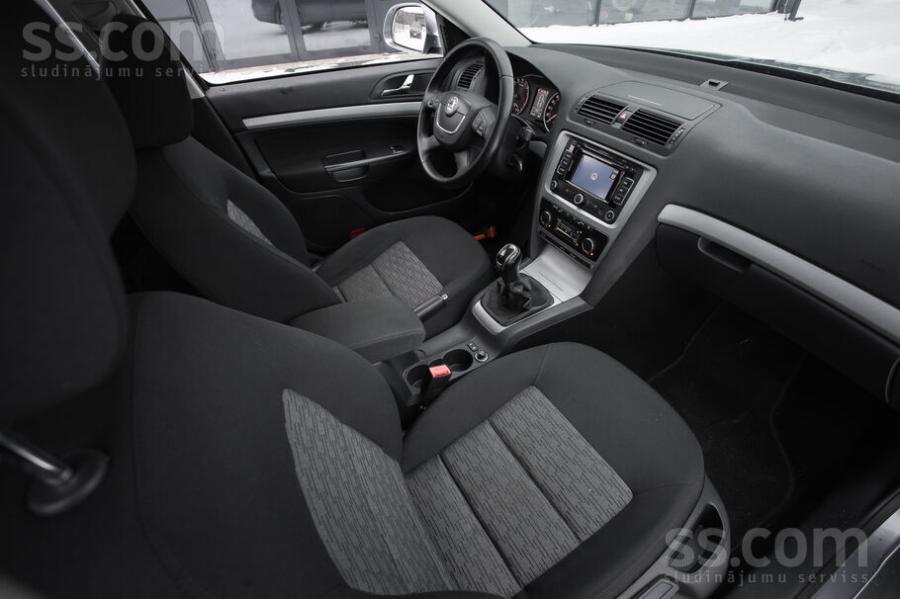 Pelēks Skoda Octavia 2012 Jelgava, ar dzinēja tilpumu 1.60 L un nobraukumu 0 tūkst. km par 3500 €, foto 18 vietnē AUTOMOTO.COM.LV