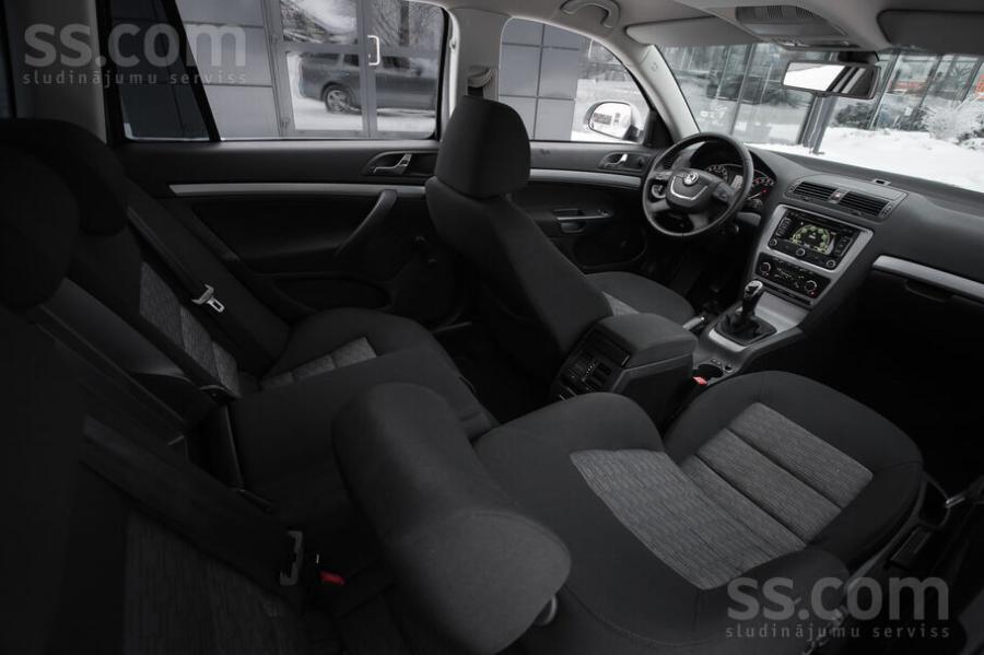 Pelēks Skoda Octavia 2012 Jelgava, ar dzinēja tilpumu 1.60 L un nobraukumu 0 tūkst. km par 3500 €, foto 19 vietnē AUTOMOTO.COM.LV