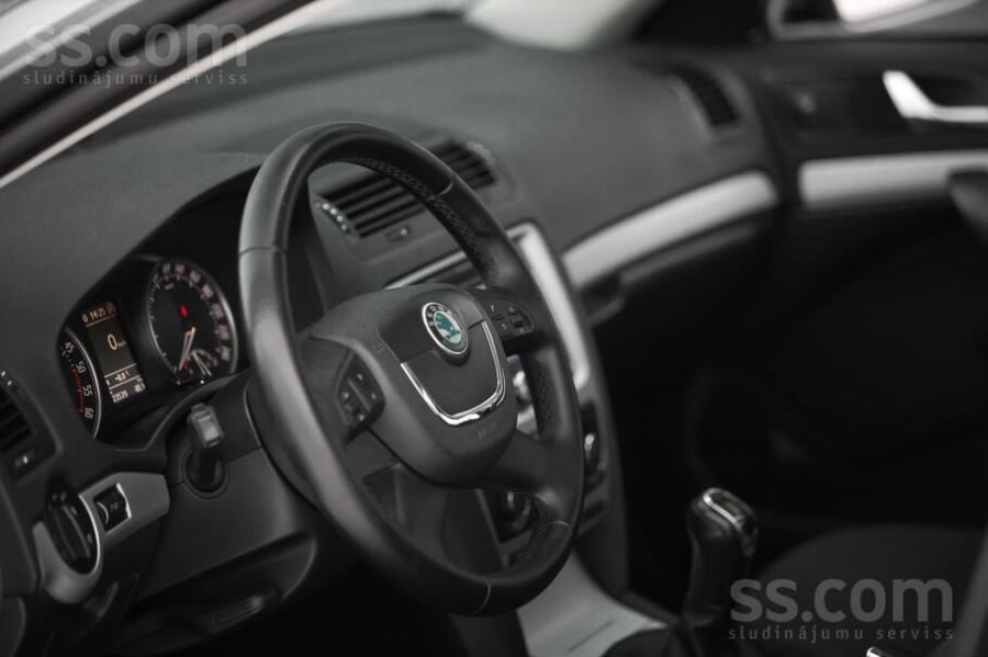 Pelēks Skoda Octavia 2012 Jelgava, ar dzinēja tilpumu 1.60 L un nobraukumu 0 tūkst. km par 3500 €, foto 23 vietnē AUTOMOTO.COM.LV