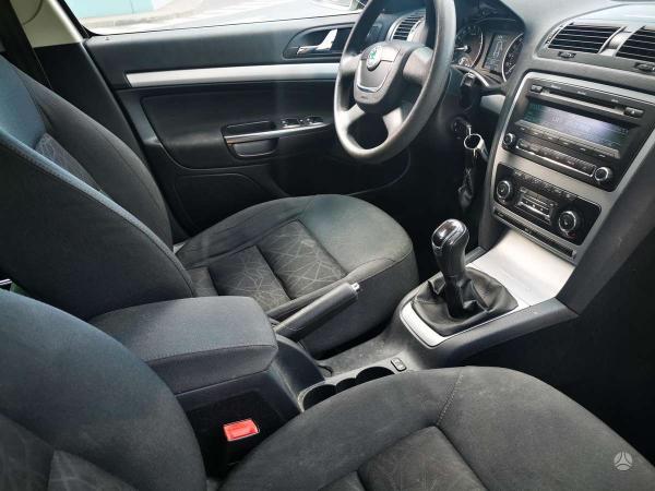 Grey Skoda Octavia 2012 in Vilnius, with an engine capacity of 1.60 L and mileage of 157 thousand km for 3000 €, photo 5 on AUTOMOTO.COM.LV