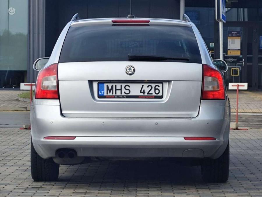 Grey Skoda Octavia 2012 in Siauliai, with an engine capacity of 2.00 L and mileage of 227 thousand km for 6700 €, photo 7 on AUTOMOTO.COM.LV