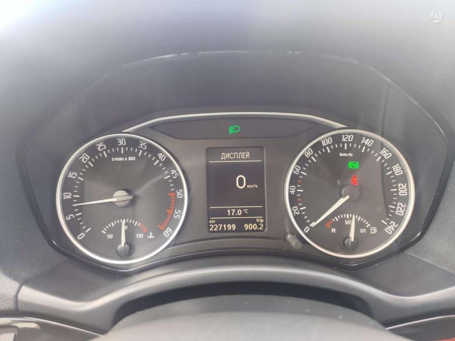Grey Skoda Octavia 2012 in Siauliai, with an engine capacity of 2.00 L and mileage of 227 thousand km for 6700 €, photo 16 on AUTOMOTO.COM.LV