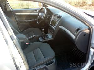 Grey Skoda Octavia 2012 in Cesis, with an engine capacity of 2.00 L and mileage of 0 thousand km for 3990 €, photo 10 on AUTOMOTO.COM.LV