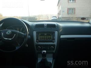 Grey Skoda Octavia 2012 in Cesis, with an engine capacity of 2.00 L and mileage of 0 thousand km for 3990 €, photo 12 on AUTOMOTO.COM.LV