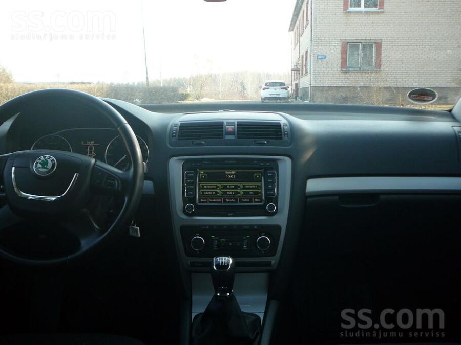 Grey Skoda Octavia 2012 in Cesis, with an engine capacity of 2.00 L and mileage of 0 thousand km for 3990 €, photo 12 on AUTOMOTO.COM.LV