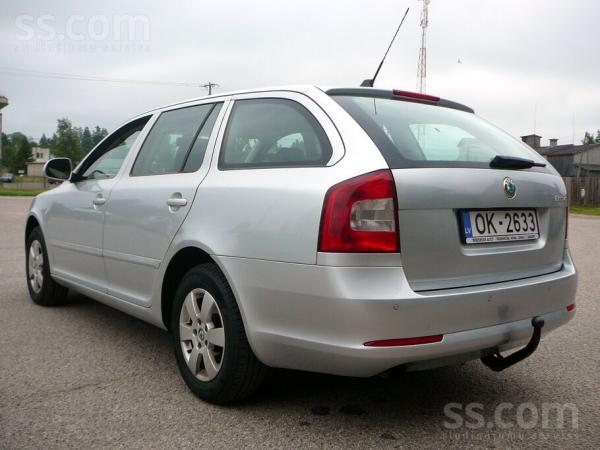 Grey Skoda Octavia 2012 in Cesis, with an engine capacity of 2.00 L and mileage of 0 thousand km for 3990 €, photo 4 on AUTOMOTO.COM.LV