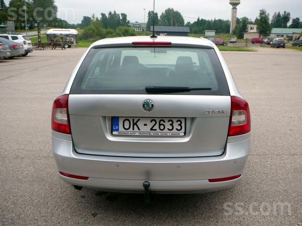 Grey Skoda Octavia 2012 in Cesis, with an engine capacity of 2.00 L and mileage of 0 thousand km for 3990 €, photo 6 on AUTOMOTO.COM.LV