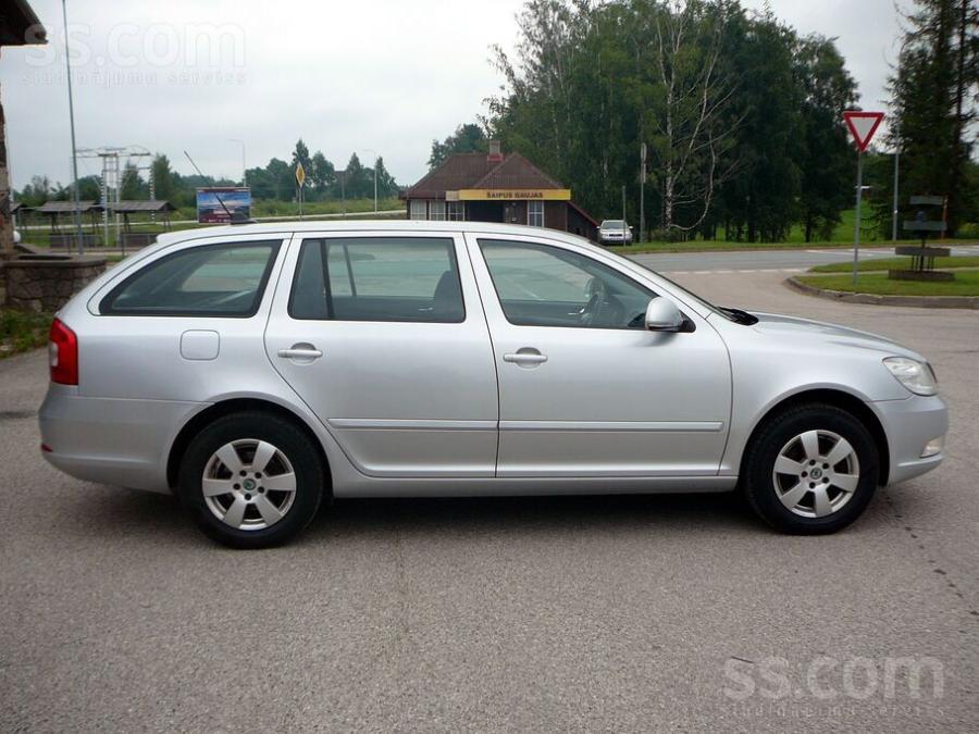 Grey Skoda Octavia 2012 in Cesis, with an engine capacity of 2.00 L and mileage of 0 thousand km for 3990 €, photo 8 on AUTOMOTO.COM.LV