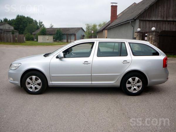 Grey Skoda Octavia 2012 in Cesis, with an engine capacity of 2.00 L and mileage of 0 thousand km for 3990 €, photo 8 on AUTOMOTO.COM.LV