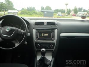 Grey Skoda Octavia 2012 in Cesis, with an engine capacity of 2.00 L and mileage of 0 thousand km for 3990 €, photo 12 on AUTOMOTO.COM.LV