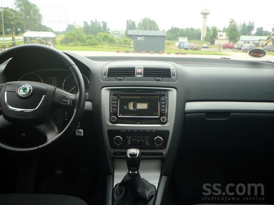 Grey Skoda Octavia 2012 in Cesis, with an engine capacity of 2.00 L and mileage of 0 thousand km for 3990 €, photo 12 on AUTOMOTO.COM.LV