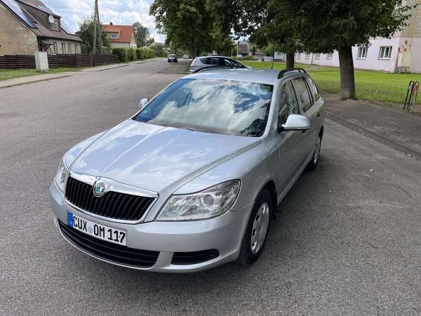 Grey Skoda Octavia 2012 in Birzai, with an engine capacity of 1.40 L and mileage of 200 thousand km for 3350 €, photo 2 on AUTOMOTO.COM.LV