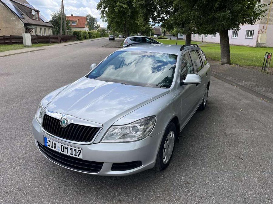 Pelēks Skoda Octavia 2012 Biržai, ar dzinēja tilpumu 1.40 L un nobraukumu 200 tūkst. km par 3350 €, foto 3 vietnē AUTOMOTO.COM.LV