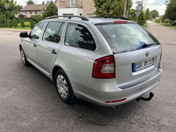 Grey Skoda Octavia 2012 in Birzai, with an engine capacity of 1.40 L and mileage of 200 thousand km for 3350 €, photo 4 on AUTOMOTO.COM.LV