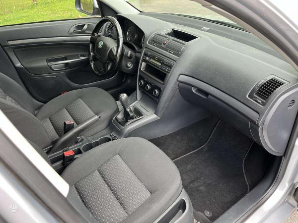 Grey Skoda Octavia 2012 in Birzai, with an engine capacity of 1.40 L and mileage of 200 thousand km for 3350 €, photo 6 on AUTOMOTO.COM.LV