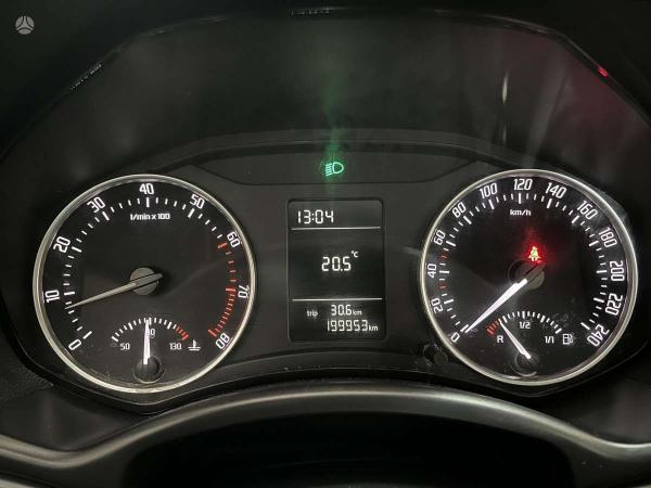 Grey Skoda Octavia 2012 in Birzai, with an engine capacity of 1.40 L and mileage of 200 thousand km for 3350 €, photo 8 on AUTOMOTO.COM.LV