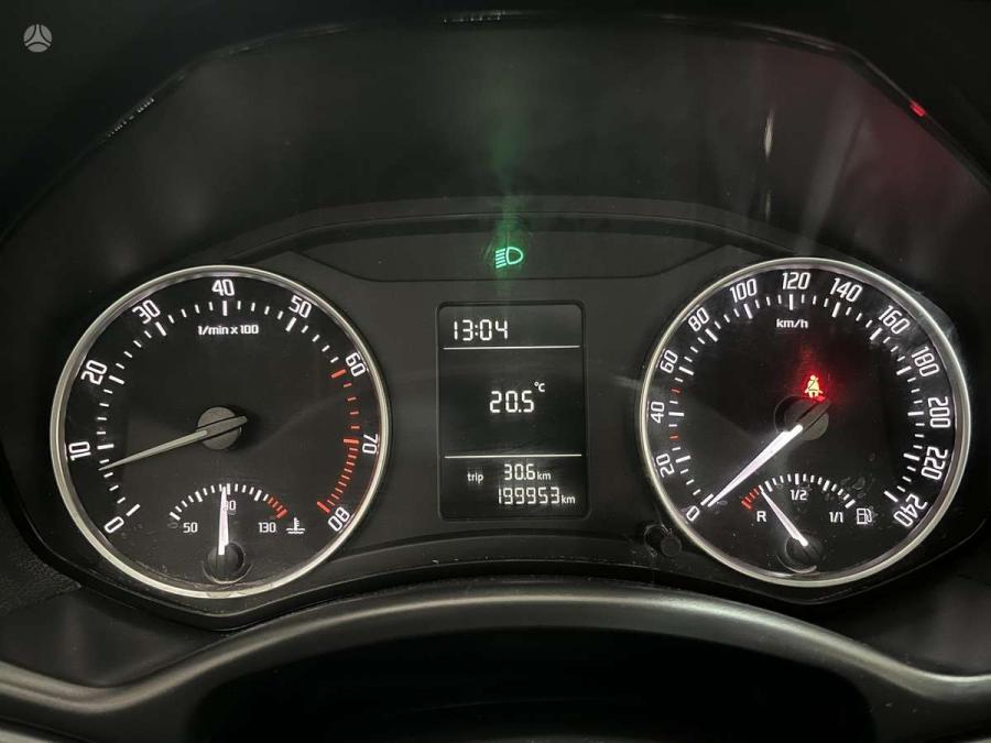 Pelēks Skoda Octavia 2012 Biržai, ar dzinēja tilpumu 1.40 L un nobraukumu 200 tūkst. km par 3350 €, foto 9 vietnē AUTOMOTO.COM.LV
