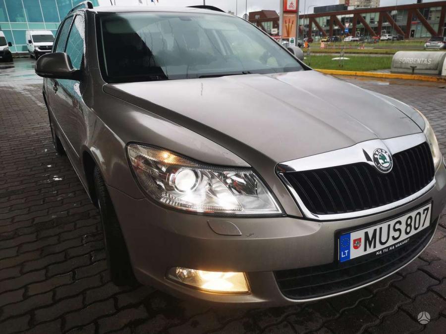 Pelēks Skoda Octavia 2012 Viļņa, ar dzinēja tilpumu 1.60 L un nobraukumu 149 tūkst. km par 2950 €, foto 4 vietnē AUTOMOTO.COM.LV