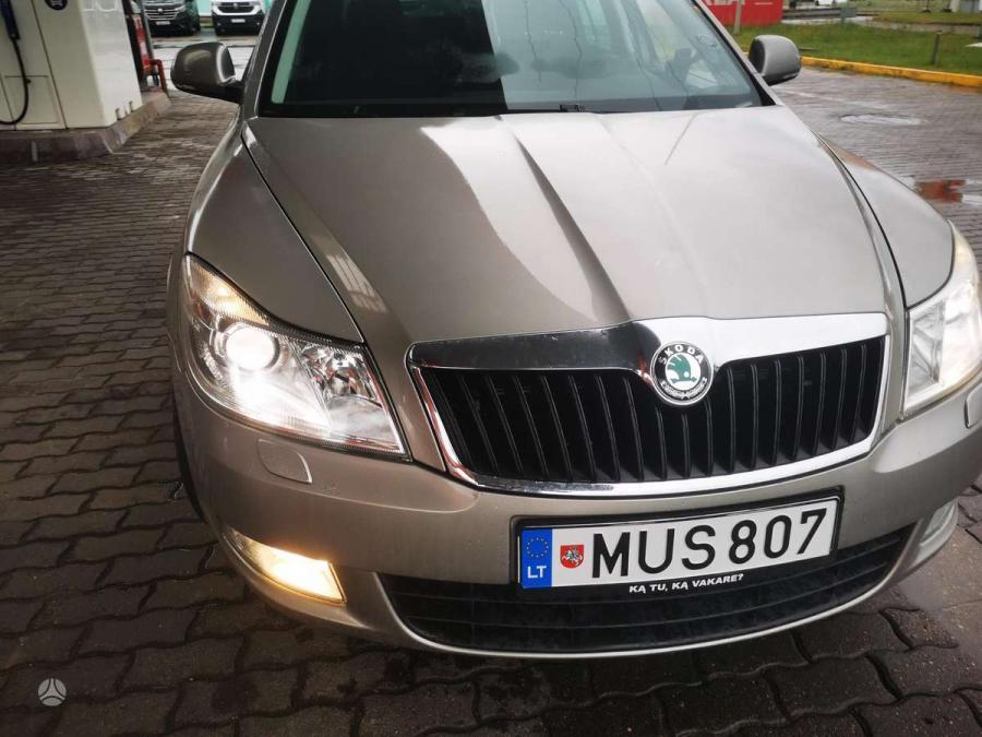 Pelēks Skoda Octavia 2012 Viļņa, ar dzinēja tilpumu 1.60 L un nobraukumu 149 tūkst. km par 2950 €, foto 8 vietnē AUTOMOTO.COM.LV