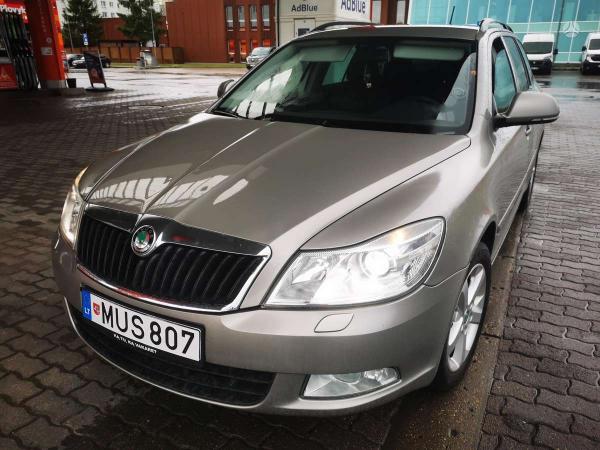 Grey Skoda Octavia 2012 in Vilnius, with an engine capacity of 1.60 L and mileage of 149 thousand km for 2950 €, photo 9 on AUTOMOTO.COM.LV
