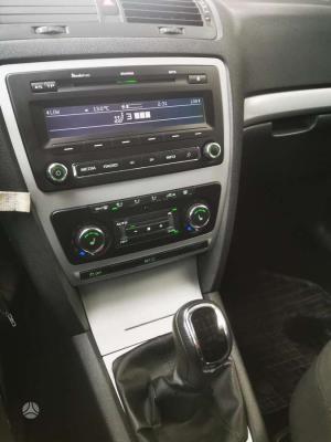 Pelēks Skoda Octavia 2012 Viļņa, ar dzinēja tilpumu 1.60 L un nobraukumu 149 tūkst. km par 2950 €, foto 17 vietnē AUTOMOTO.COM.LV