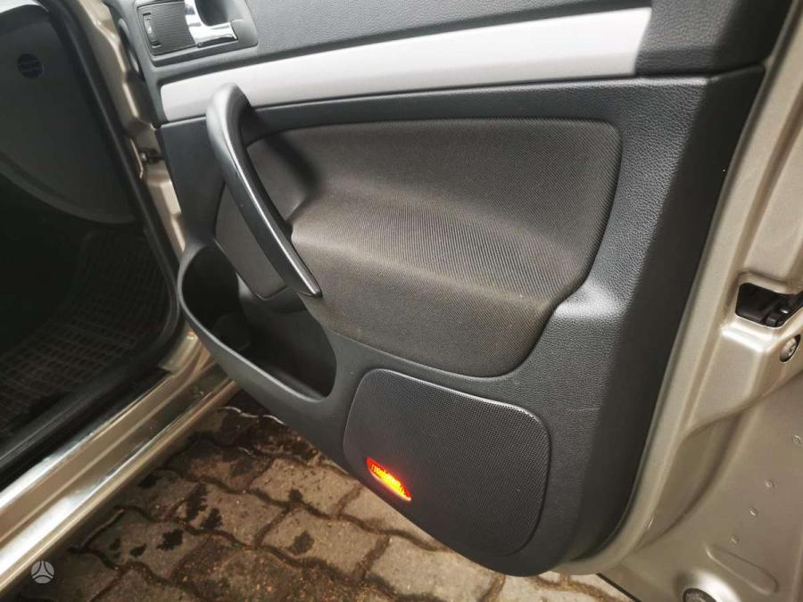 Pelēks Skoda Octavia 2012 Viļņa, ar dzinēja tilpumu 1.60 L un nobraukumu 149 tūkst. km par 2950 €, foto 20 vietnē AUTOMOTO.COM.LV