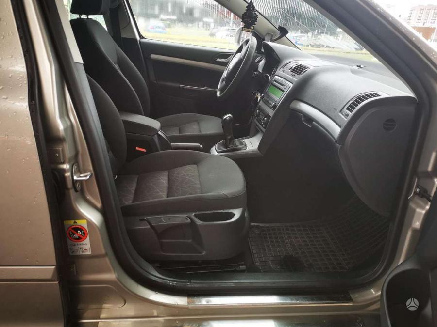 Pelēks Skoda Octavia 2012 Viļņa, ar dzinēja tilpumu 1.60 L un nobraukumu 149 tūkst. km par 2950 €, foto 21 vietnē AUTOMOTO.COM.LV