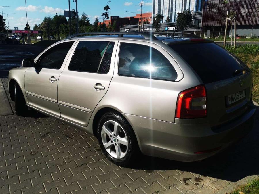 Pelēks Skoda Octavia 2012 Viļņa, ar dzinēja tilpumu 1.60 L un nobraukumu 149 tūkst. km par 2950 €, foto 37 vietnē AUTOMOTO.COM.LV