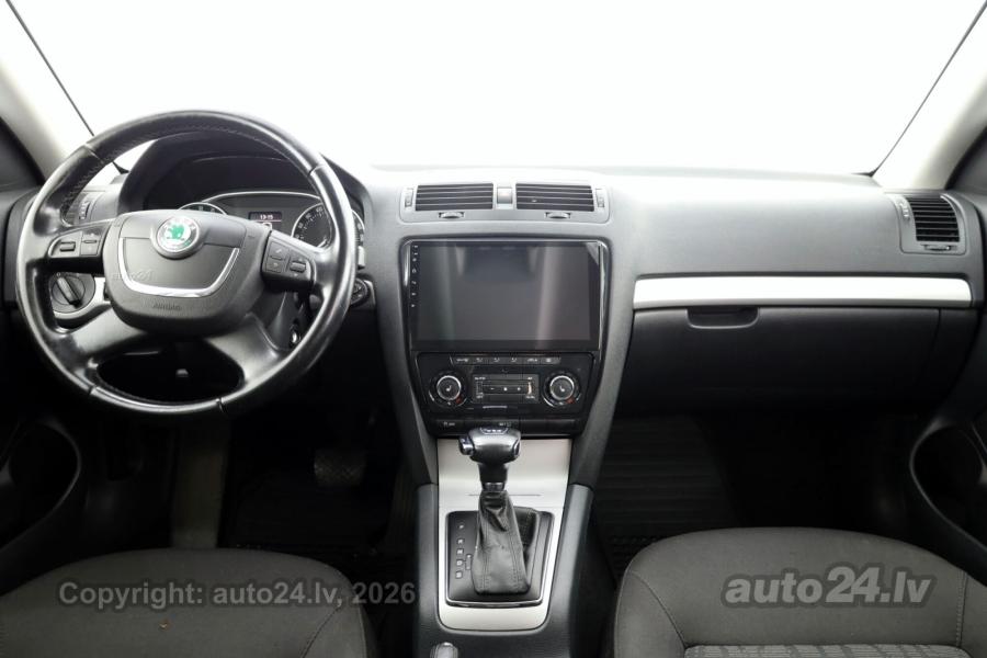 Grey Skoda Octavia 2012 in Tallinn, with an engine capacity of 1.60 L and mileage of 349 thousand km for 2199 €, photo 6 on AUTOMOTO.COM.LV