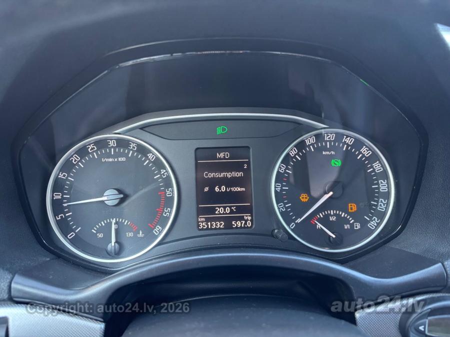 Pelēks Skoda Octavia 2012 Tallina, ar dzinēja tilpumu 1.60 L un nobraukumu 350 tūkst. km par 2999 €, foto 12 vietnē AUTOMOTO.COM.LV