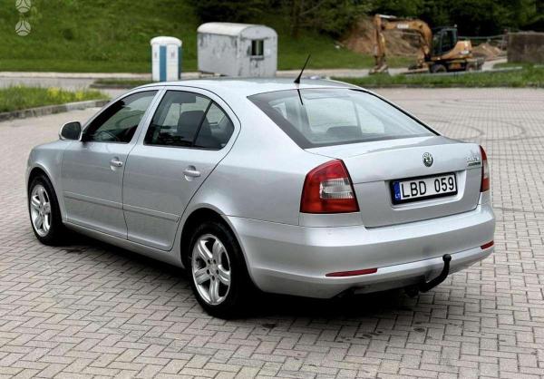 Grey Skoda Octavia 2012 in Vilnius, with an engine capacity of 0.00 L and mileage of 243 thousand km for 3450 €, photo 3 on AUTOMOTO.COM.LV