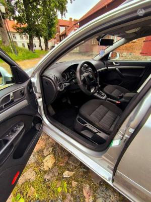 Grey Skoda Octavia 2012 in Silute, with an engine capacity of 1.97 L and mileage of 410 thousand km for 2200 €, photo 10 on AUTOMOTO.COM.LV