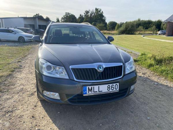 Pelēks Skoda Octavia 2012 Kauņa, ar dzinēja tilpumu 1.60 L un nobraukumu 262 tūkst. km par 2900 €, foto 2 vietnē AUTOMOTO.COM.LV