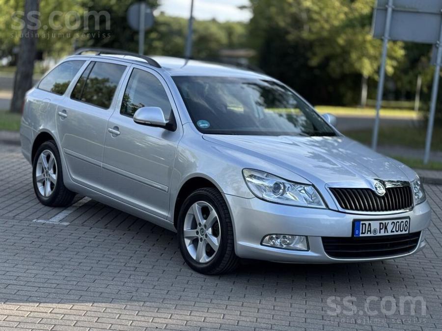 Grey Skoda Octavia 2012 in Jurmala, with an engine capacity of 2.00 L and mileage of 278 thousand km for 4100 €, photo 4 on AUTOMOTO.COM.LV