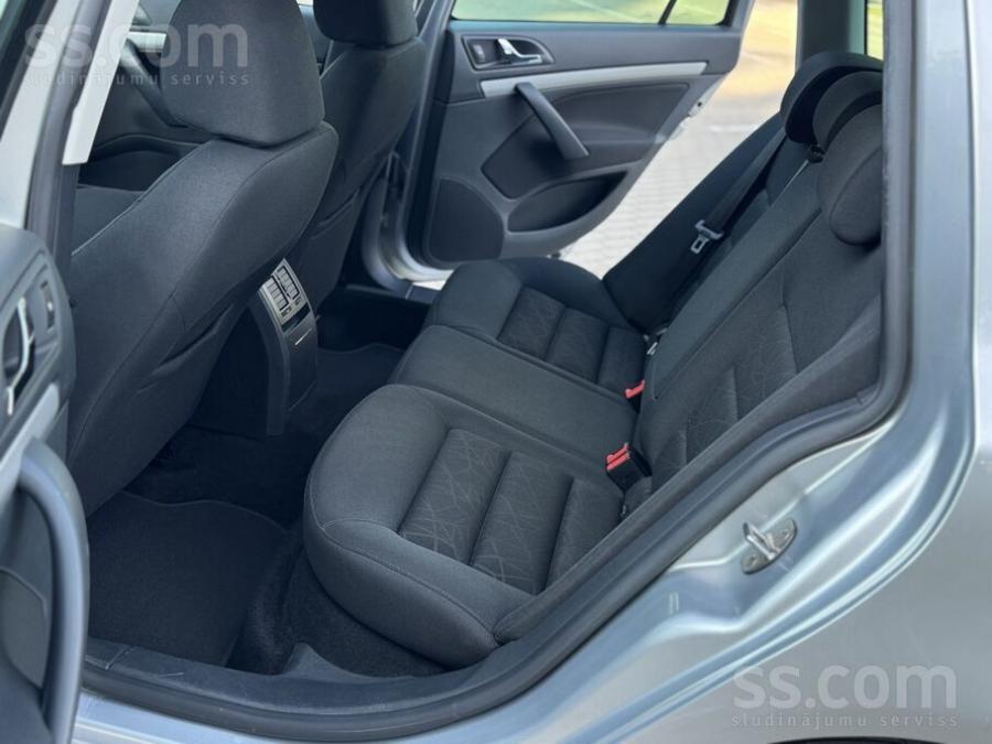 Grey Skoda Octavia 2012 in Jurmala, with an engine capacity of 2.00 L and mileage of 278 thousand km for 4100 €, photo 8 on AUTOMOTO.COM.LV