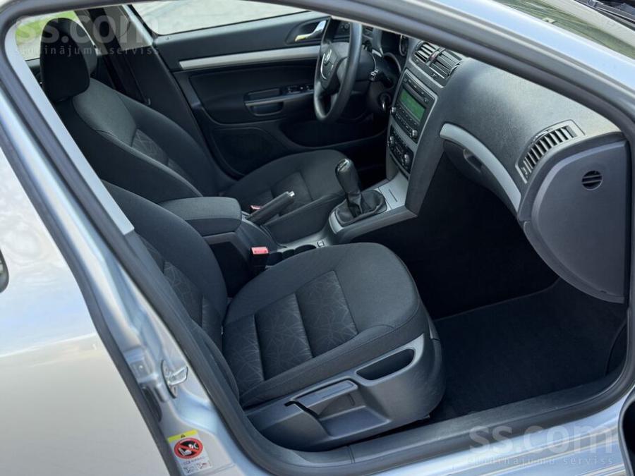 Grey Skoda Octavia 2012 in Jurmala, with an engine capacity of 2.00 L and mileage of 278 thousand km for 4100 €, photo 9 on AUTOMOTO.COM.LV