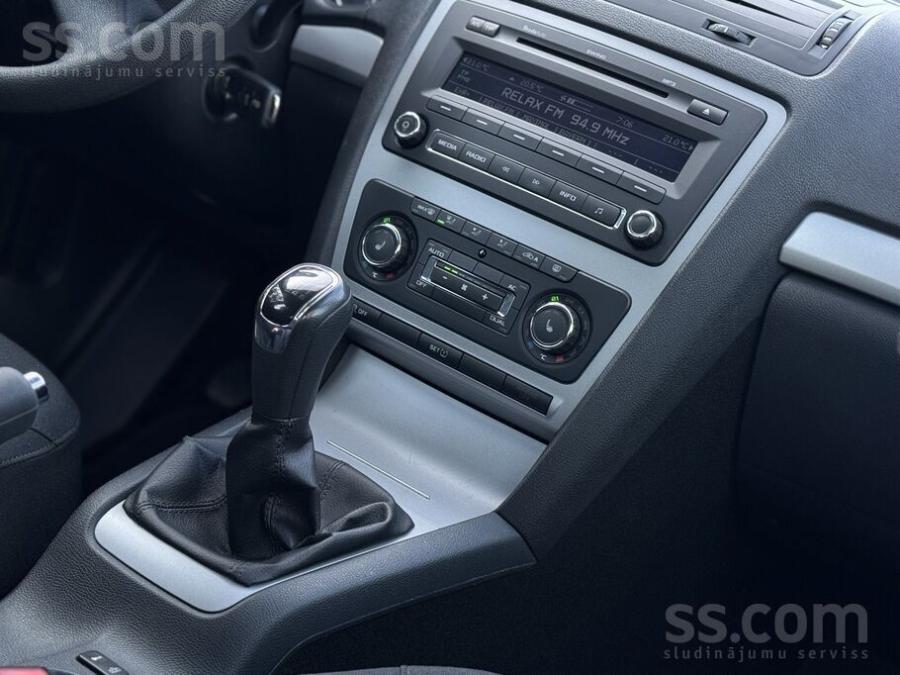 Grey Skoda Octavia 2012 in Jurmala, with an engine capacity of 2.00 L and mileage of 278 thousand km for 4100 €, photo 12 on AUTOMOTO.COM.LV