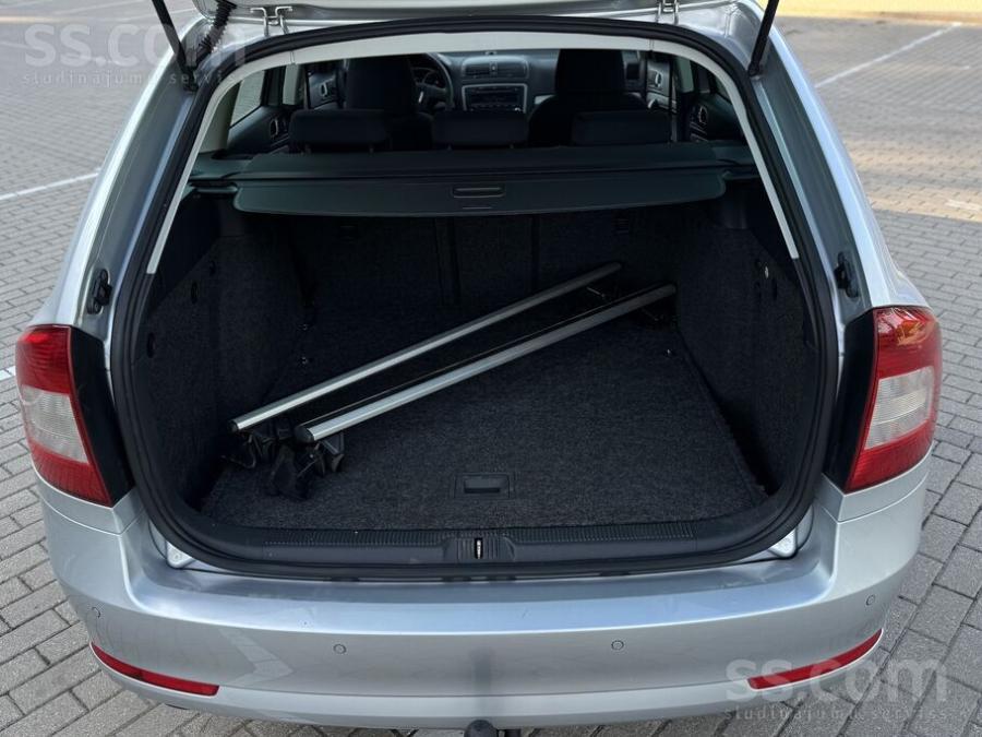 Grey Skoda Octavia 2012 in Jurmala, with an engine capacity of 2.00 L and mileage of 278 thousand km for 4100 €, photo 19 on AUTOMOTO.COM.LV