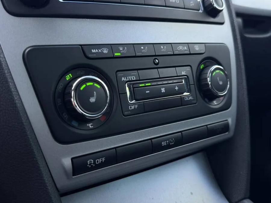 Pelēks Skoda Octavia 2012 Jūrmala, ar dzinēja tilpumu 2.00 L un nobraukumu 278 tūkst. km par 4100 €, foto 14 vietnē AUTOMOTO.COM.LV