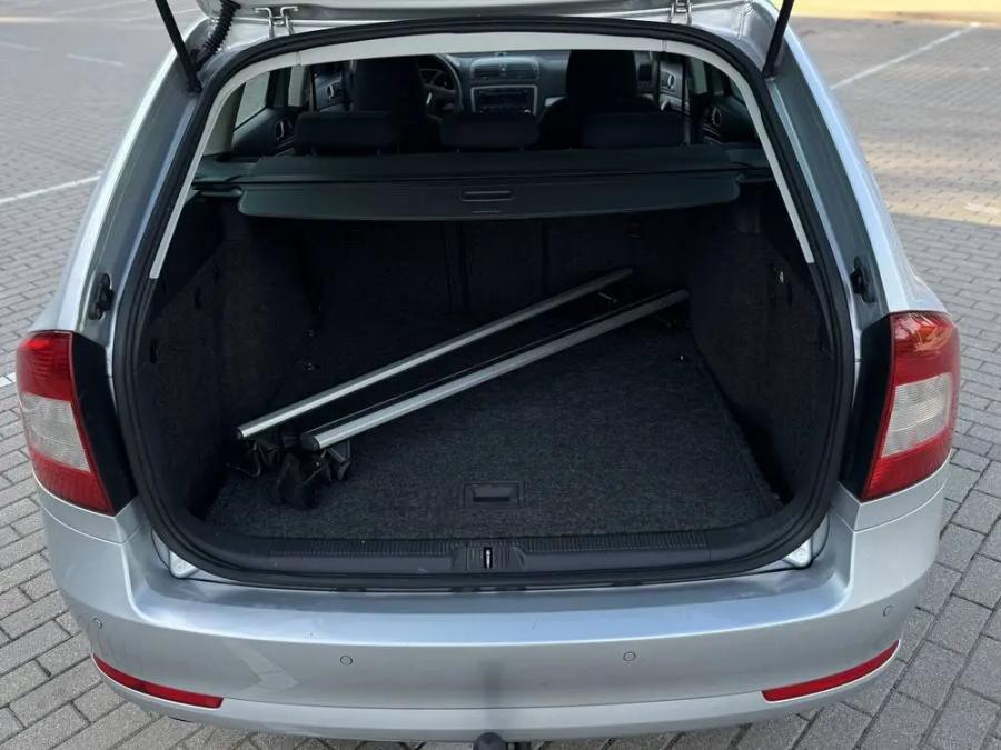 Pelēks Skoda Octavia 2012 Jūrmala, ar dzinēja tilpumu 2.00 L un nobraukumu 278 tūkst. km par 4100 €, foto 19 vietnē AUTOMOTO.COM.LV