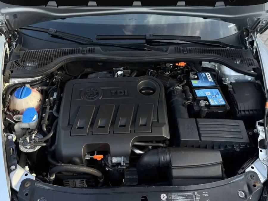 Pelēks Skoda Octavia 2012 Jūrmala, ar dzinēja tilpumu 2.00 L un nobraukumu 278 tūkst. km par 4100 €, foto 23 vietnē AUTOMOTO.COM.LV